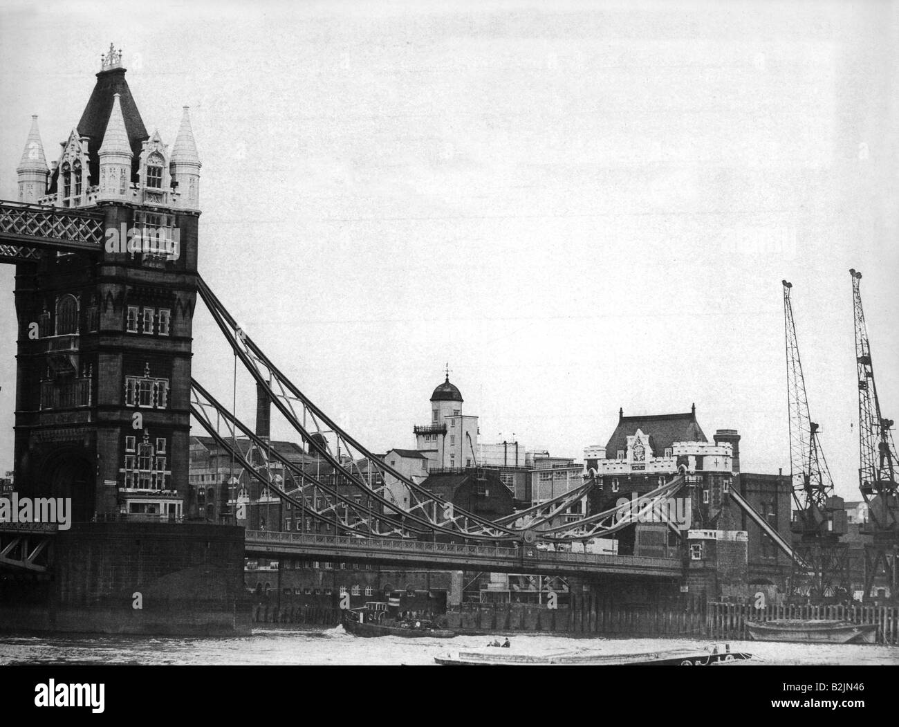1950s london bridge hi-res stock photography and images - Alamy