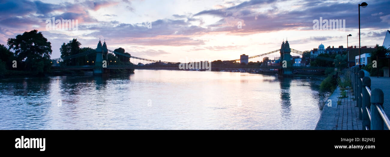 Hammersmith bridge london hi-res stock photography and images - Alamy