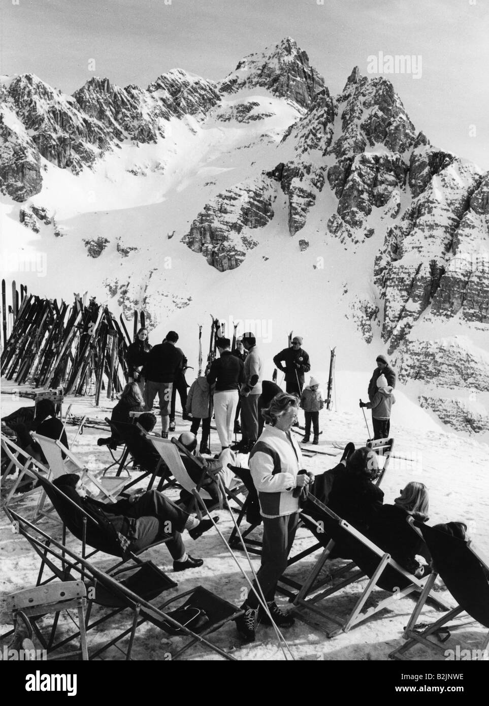 sports, winter sports, alpine skiing, 1950s, 50s ski Stock Photo - Alamy