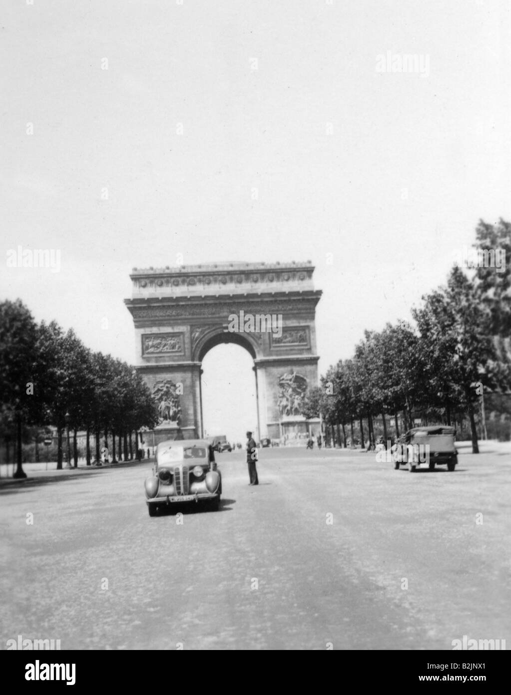 Wehrmacht arc de triomphe 1940 hi-res stock photography and images - Alamy