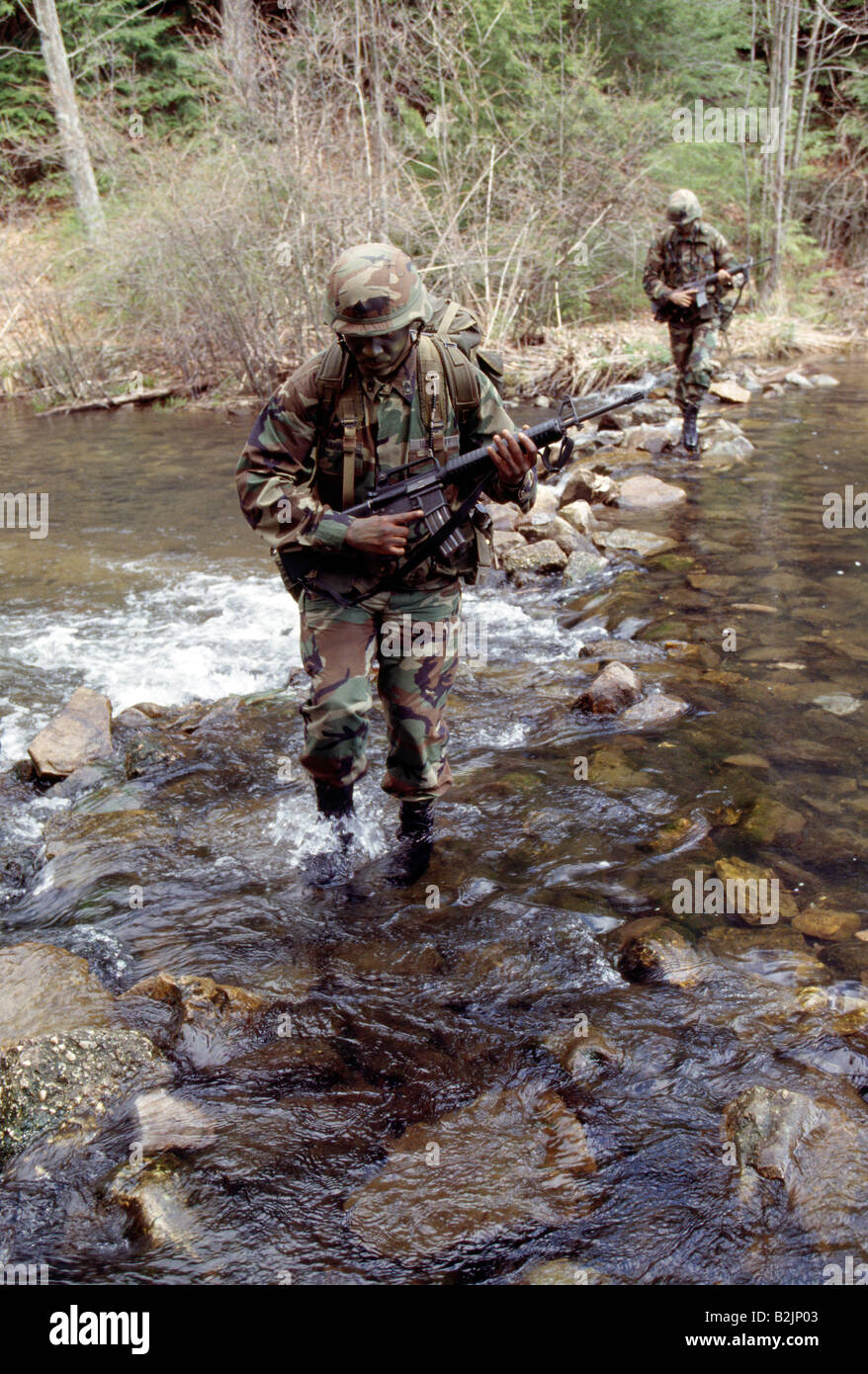 US Army soldier on maneuvers in the field Stock Photo - Alamy