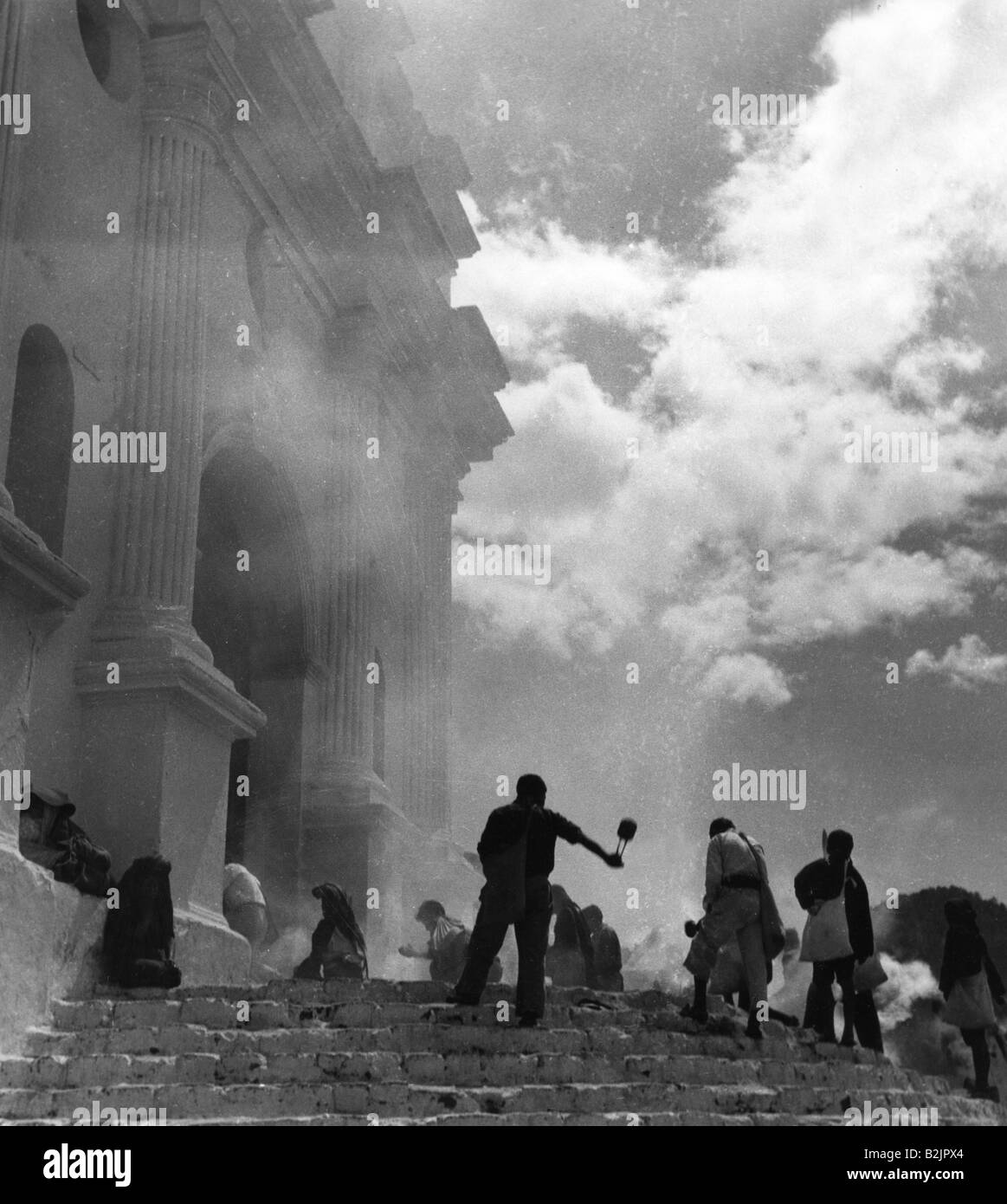 People praying church hi-res stock photography and images - Alamy