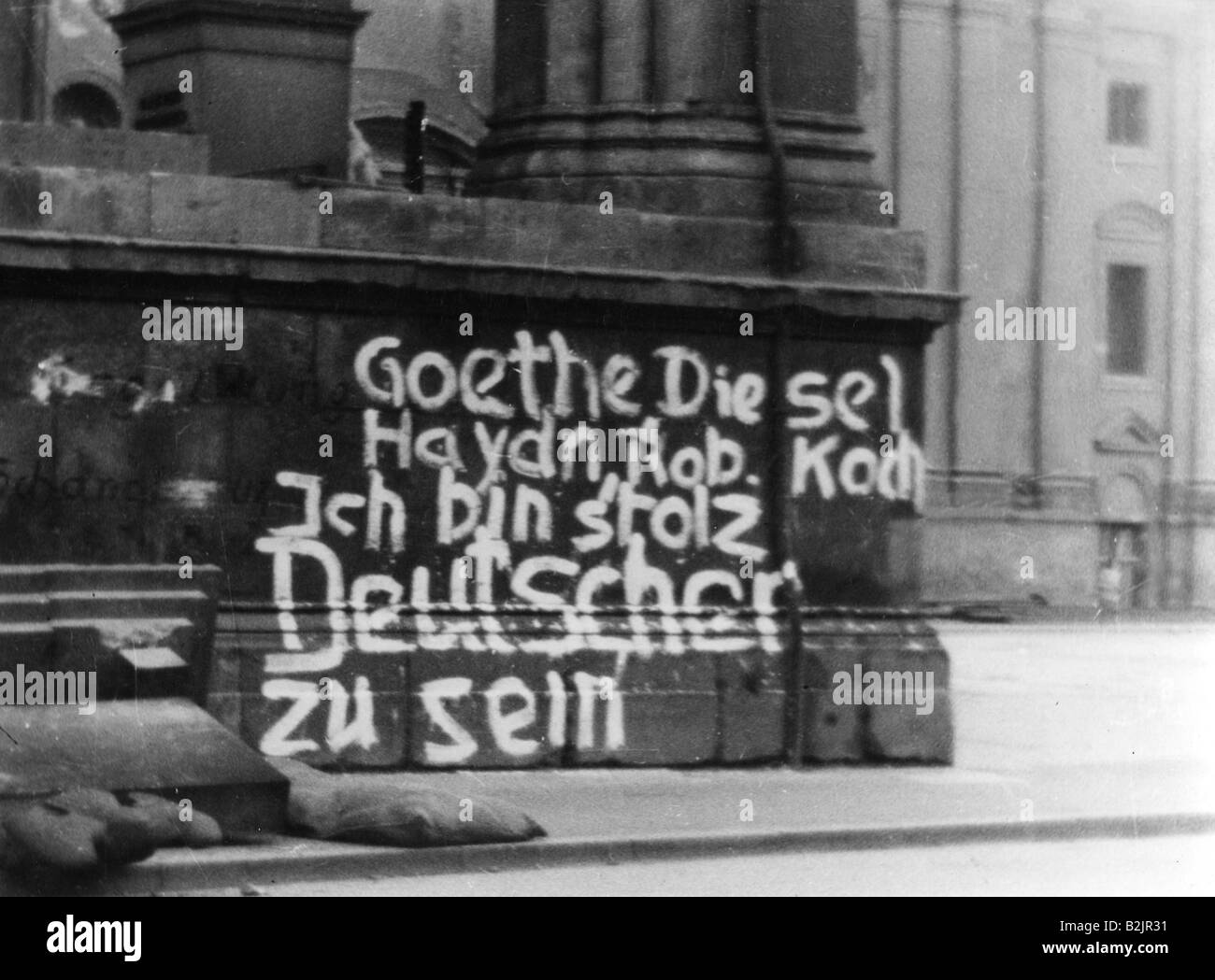 geography/travel, Germany, Munich, Feldherrnhalle, graffiti on the side ...