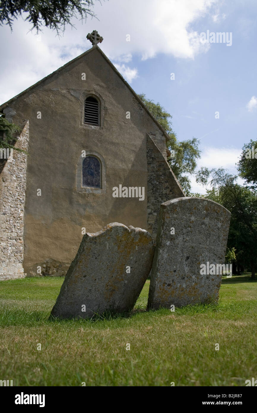 Leaning gravestones hi-res stock photography and images - Alamy