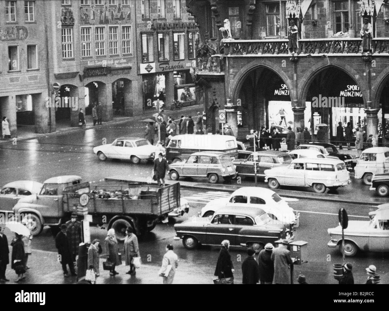 geography / travel, Germany, Munich, Marienplatz, Norhern side, view ...