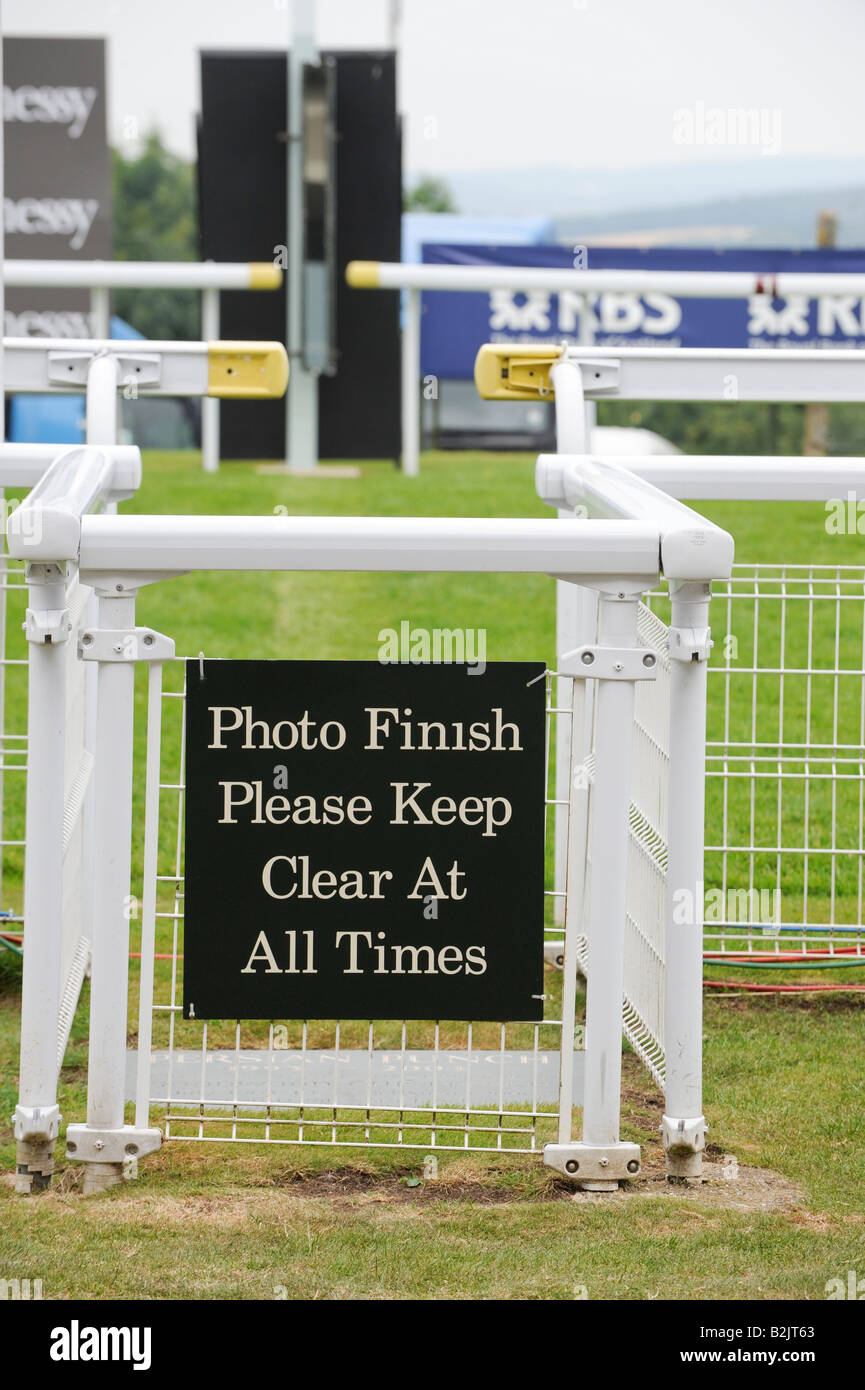 Races sign signage hi-res stock photography and images - Alamy