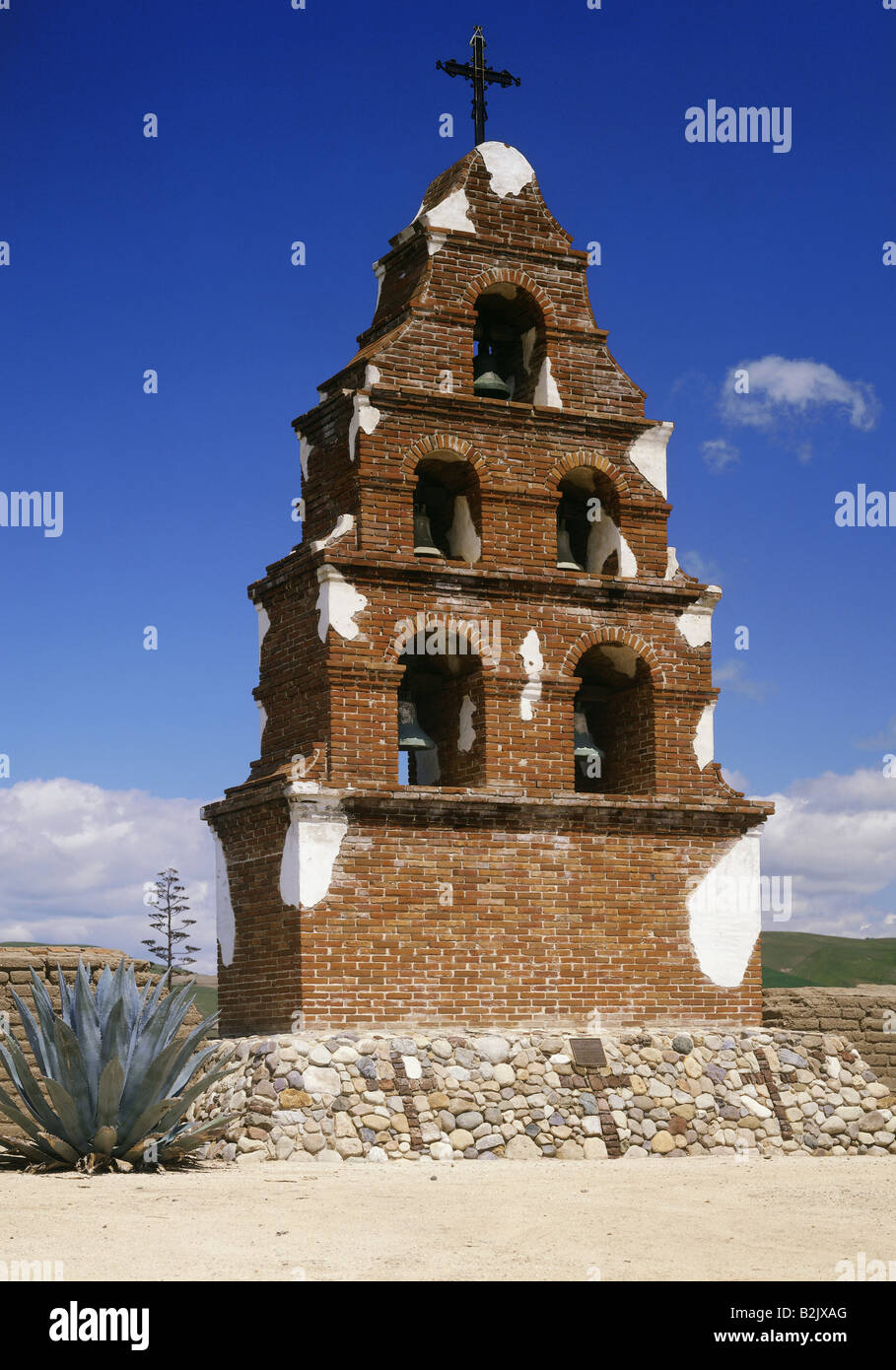 Bells spanish mission bell tower hi-res stock photography and images ...