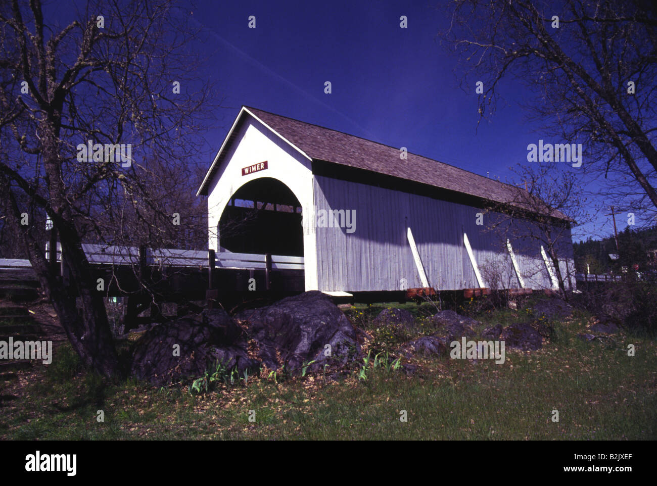 Wimer Covered Bridge Oregon Evans Creek Stock Photo - Alamy