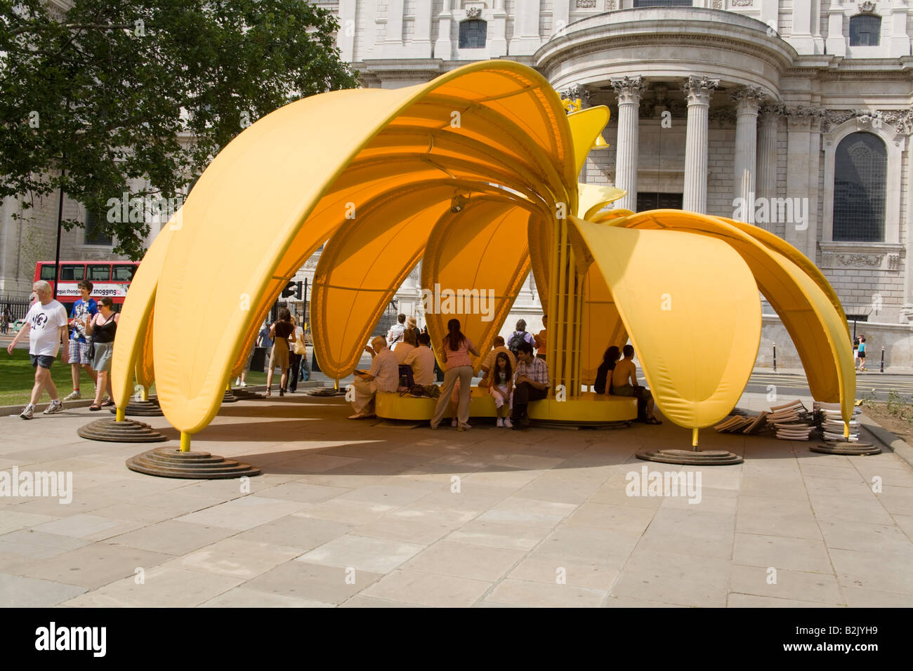 Citrus fresh flower pavilion St Paul's London England Stock Photo - Alamy