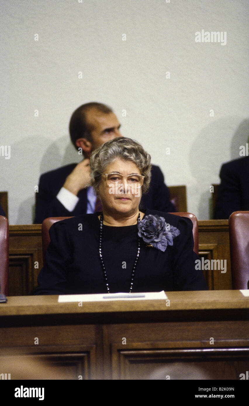 German parliament 1990s hi-res stock photography and images - Alamy