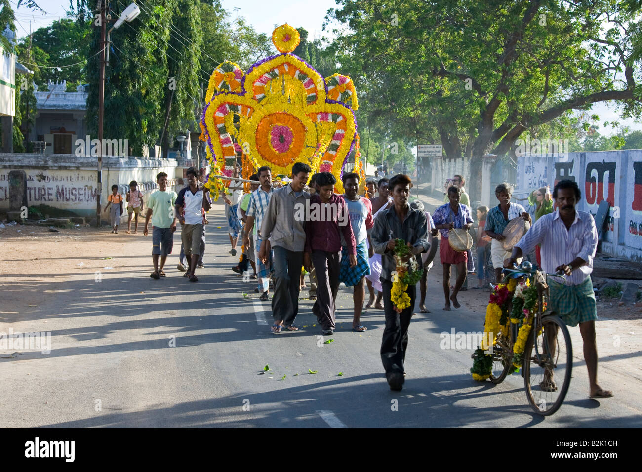 Hindu Procession in Mamallapuram South India Stock Photo - Alamy