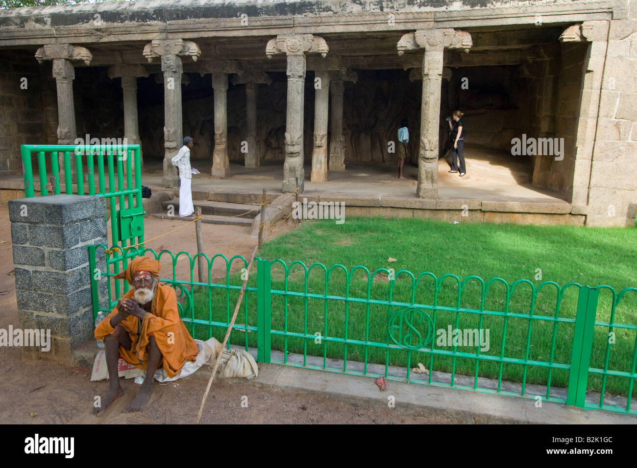 Mandapam stone temple cave mahabalipuram hi-res stock photography and ...