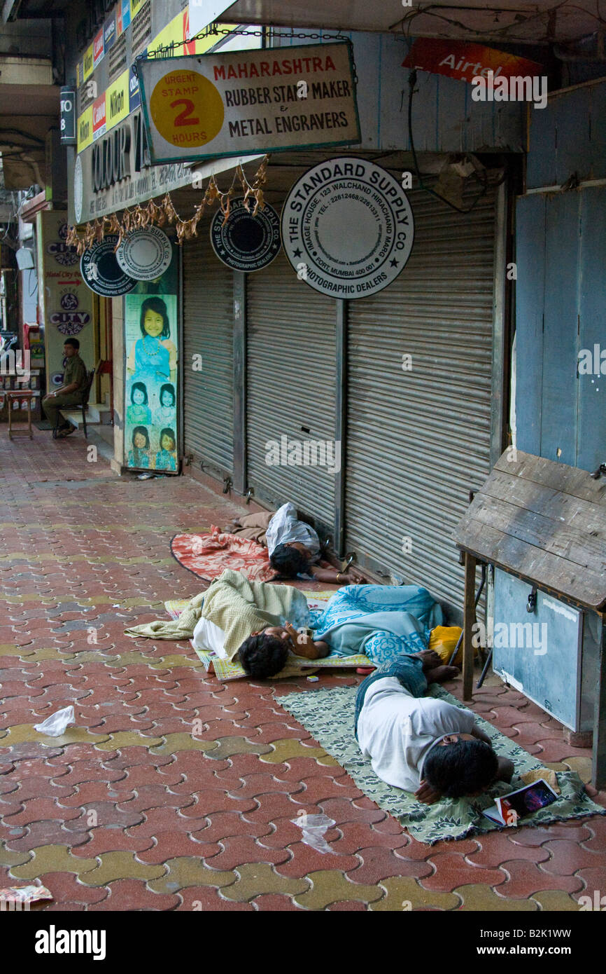 India maharashtra mumbai homeless people hi-res stock photography and ...