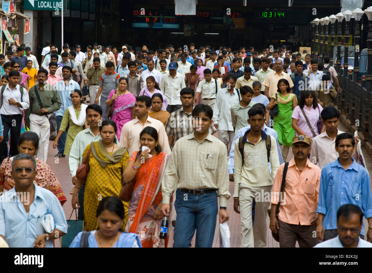 Railroad station bombay hi-res stock photography and images - Alamy