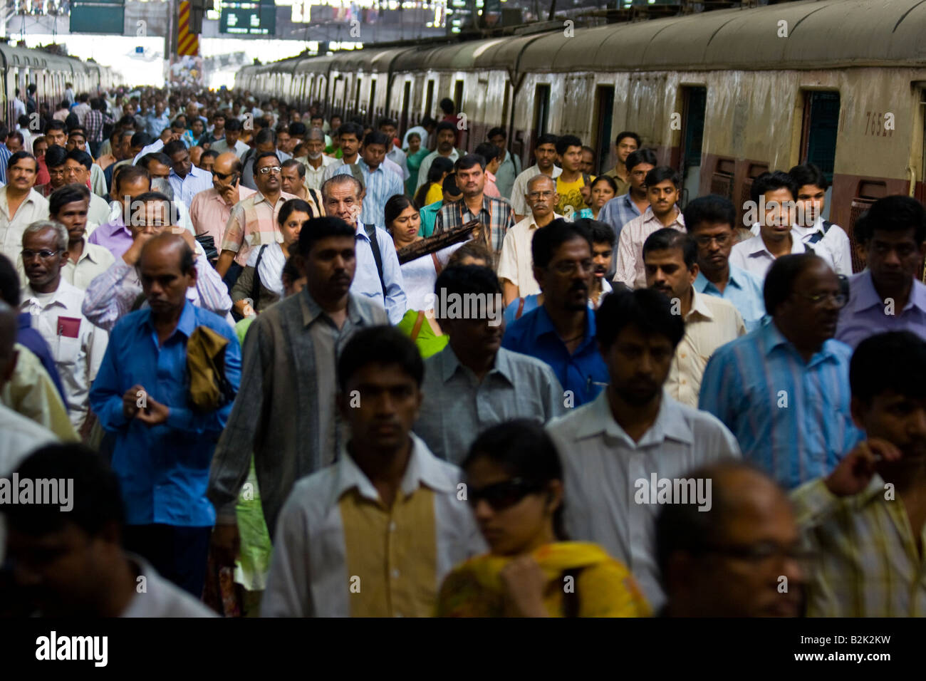 Crowded Platform During Morning Rush in Chhatrapati Shivaji Train ...