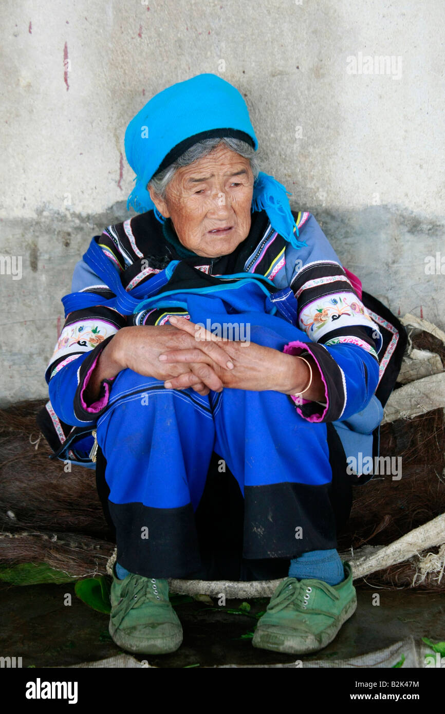 Yi tribe hi-res stock photography and images - Alamy