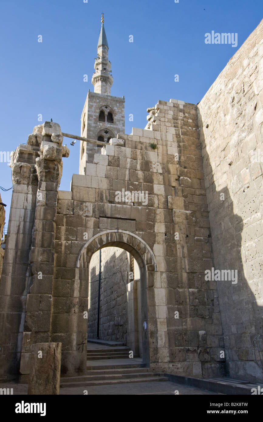 Roman Arch and Minaret at the Umayyad Mosque in Damascus Syria Stock ...