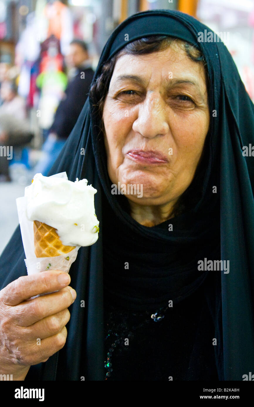 Syria traditional dress hi-res stock photography and images - Alamy