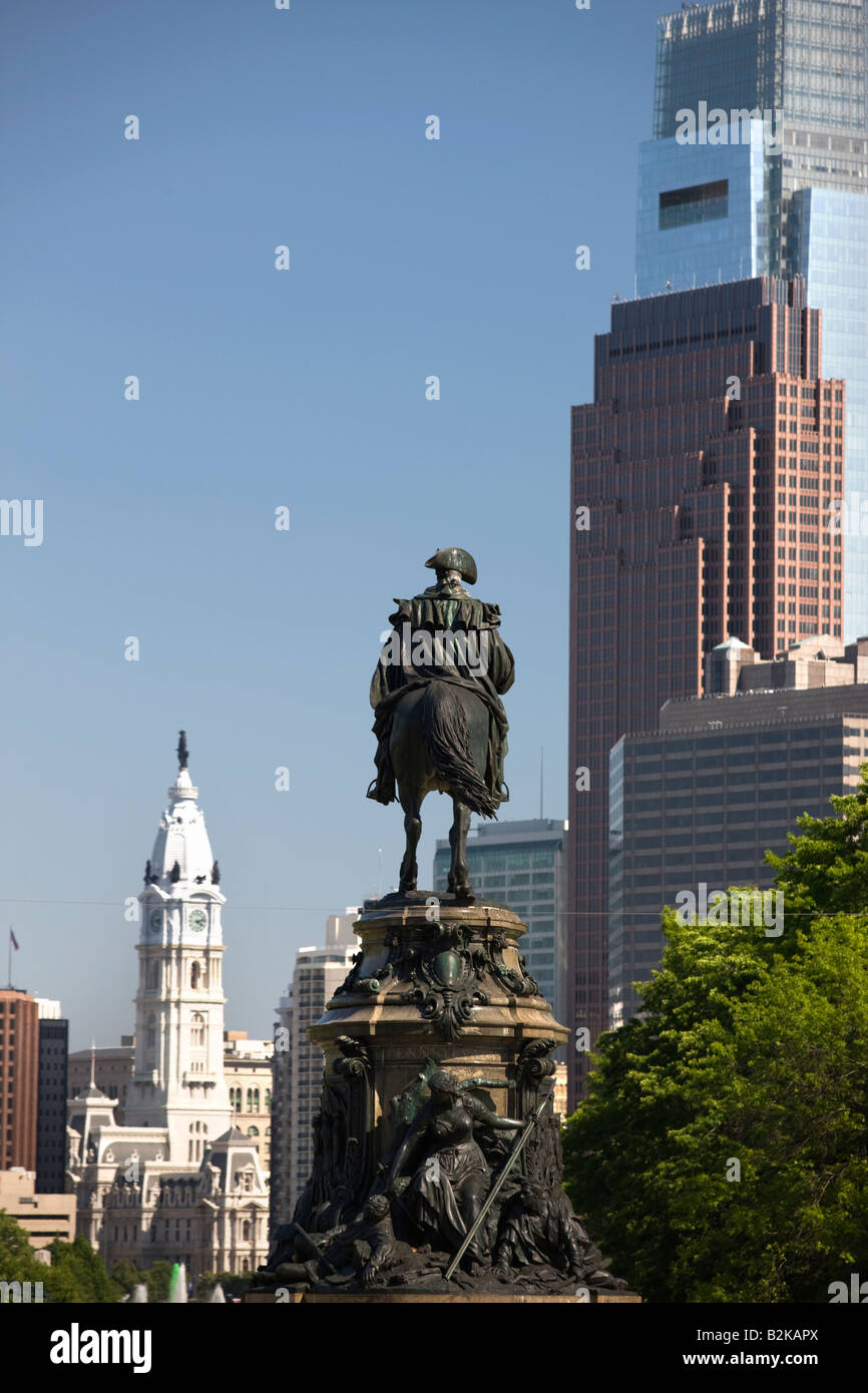 TALL BUILDINGS DOWNTOWN SKYLINE PHILADELPHIA PENNSYLVANIA USA Stock ...