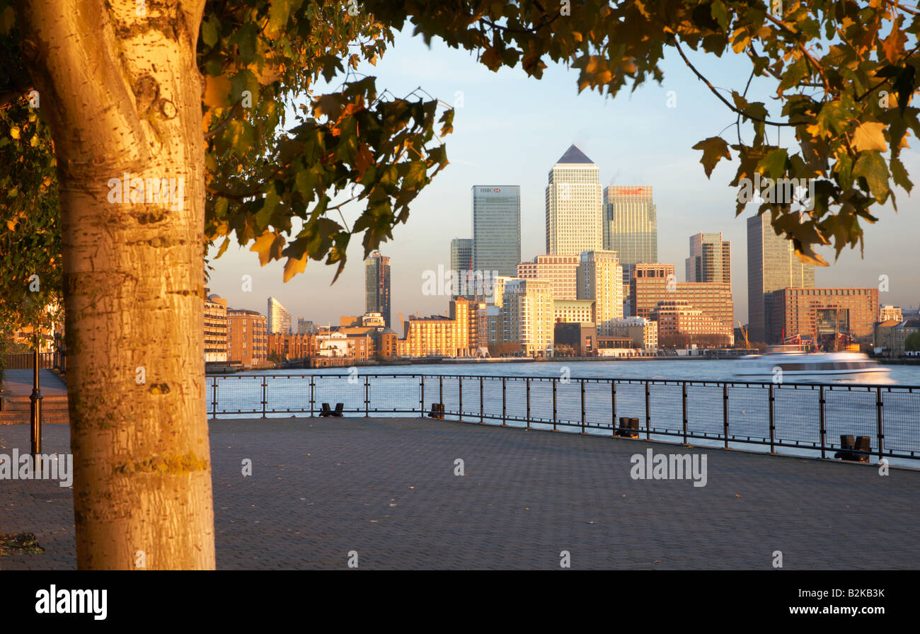 Sunset in wapping hi-res stock photography and images - Alamy