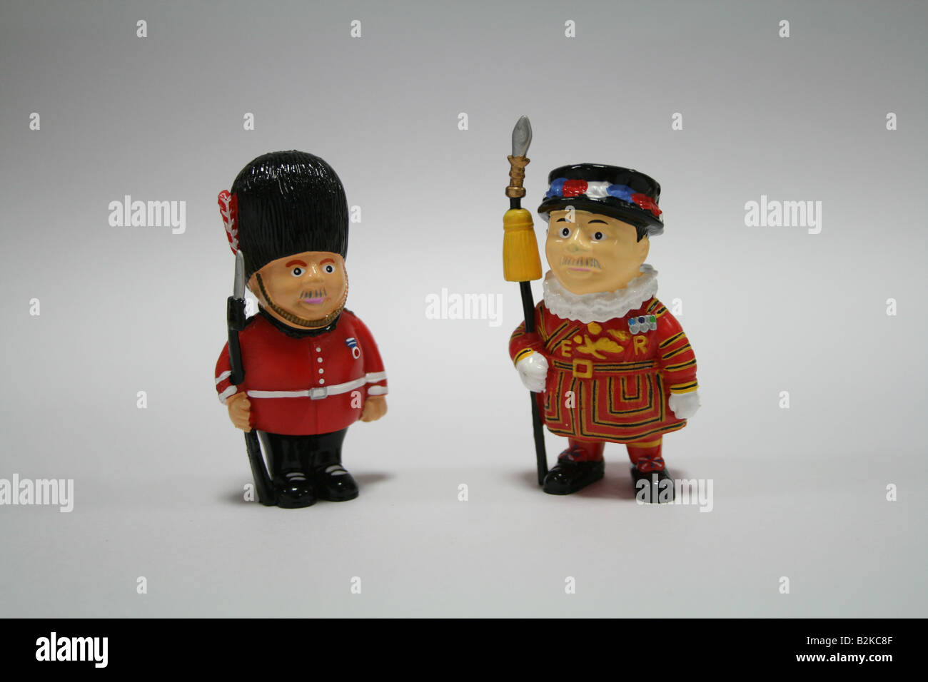 Beefeater statue hi-res stock photography and images - Alamy