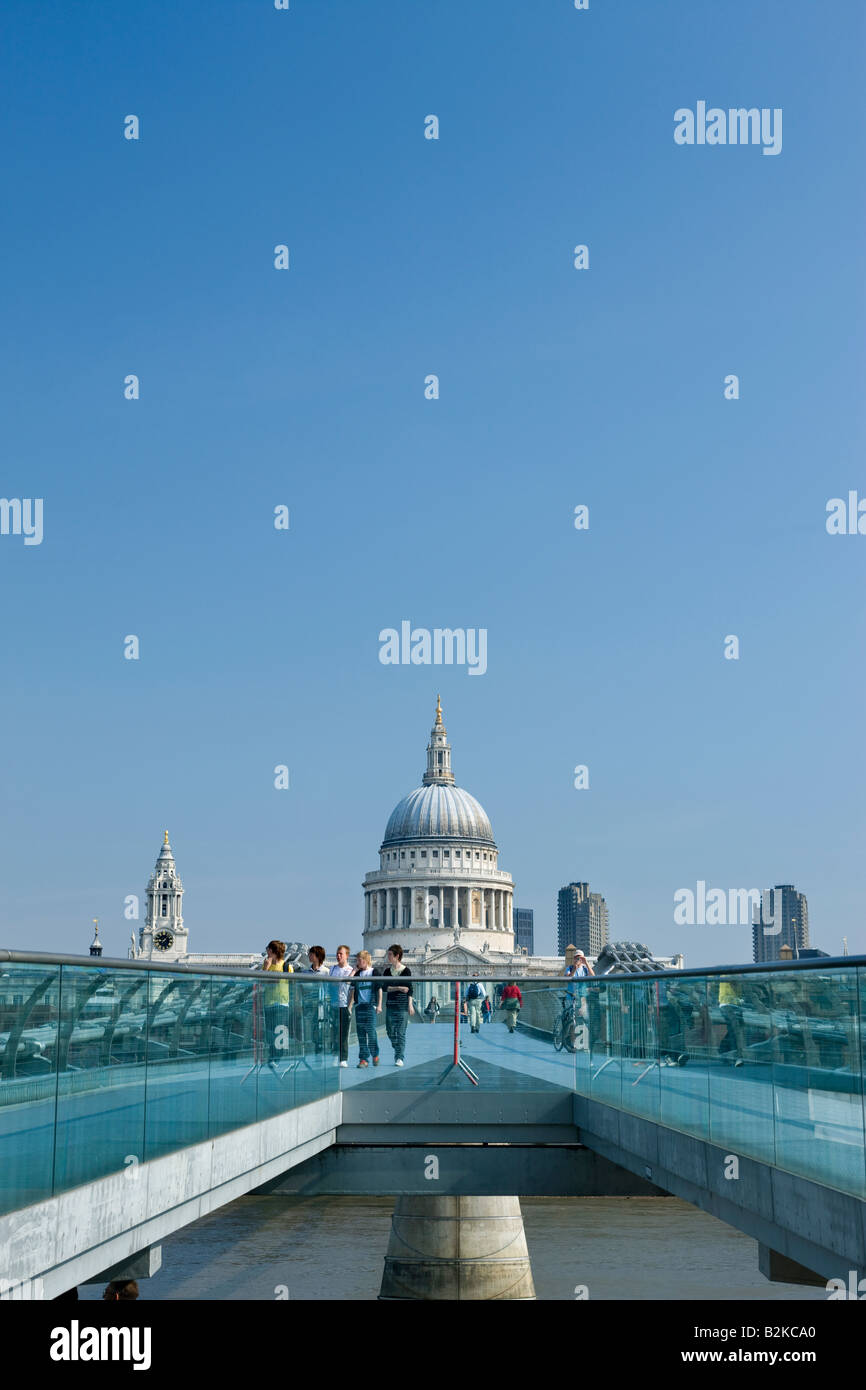 MILLENNIUM FOOTBRIDGE (©NORMAN FOSTER 2002) SAINT PAULS CATHEDRAL DOME ...