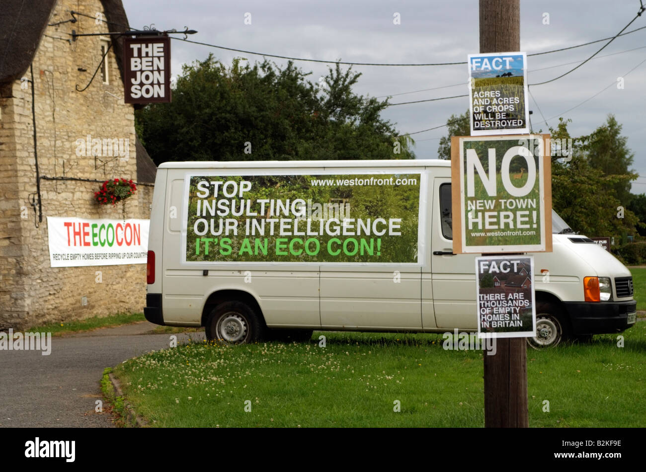 Roadside posters hi-res stock photography and images - Alamy
