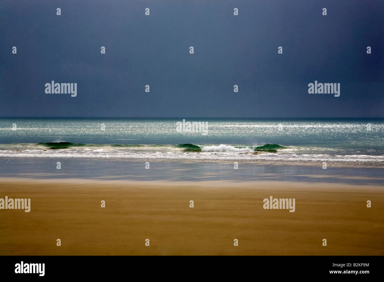 Golden sand beach turquoise waves hi-res stock photography and images ...