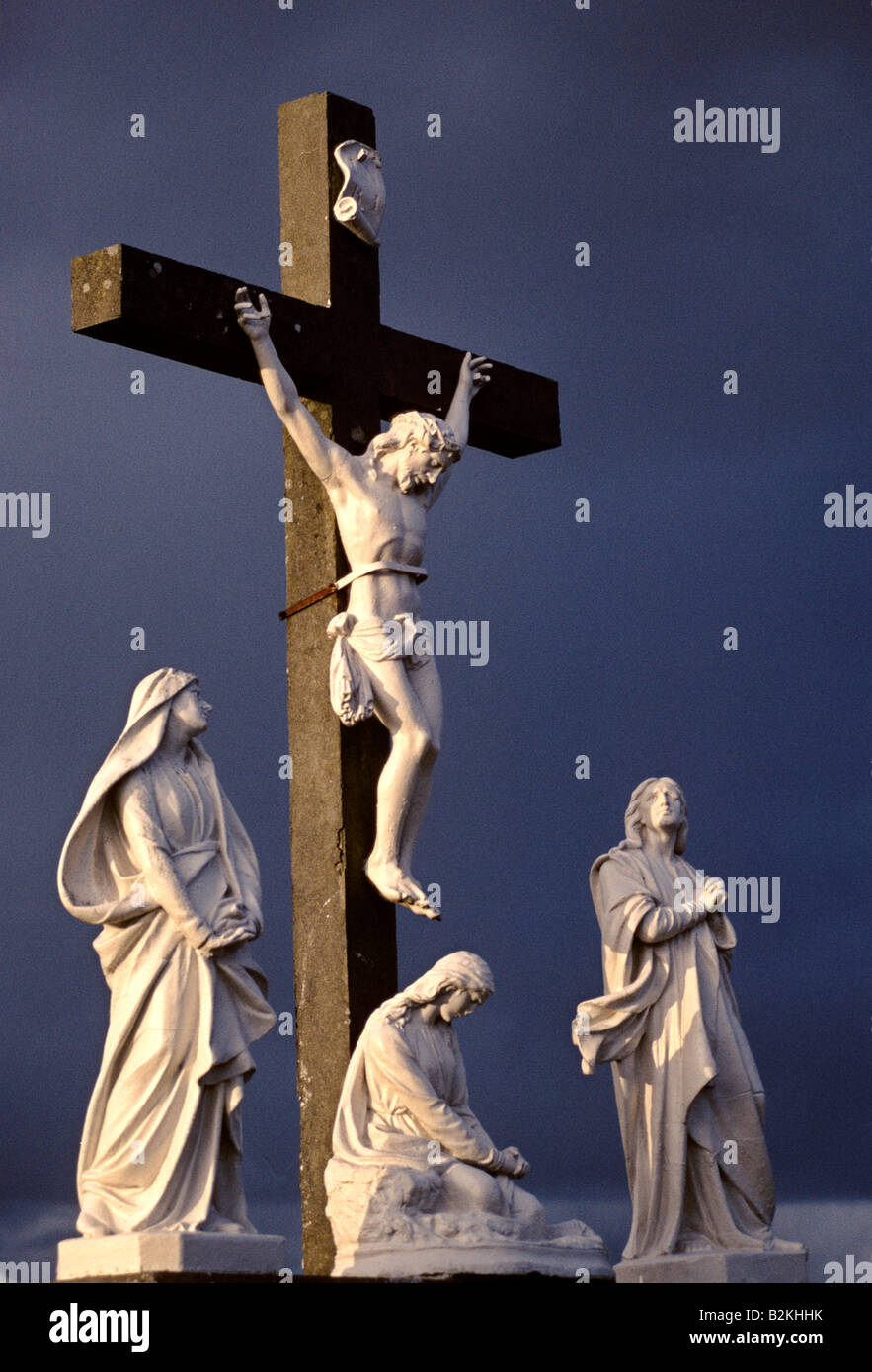 Mary jesus cross crucifixion hi-res stock photography and images - Alamy