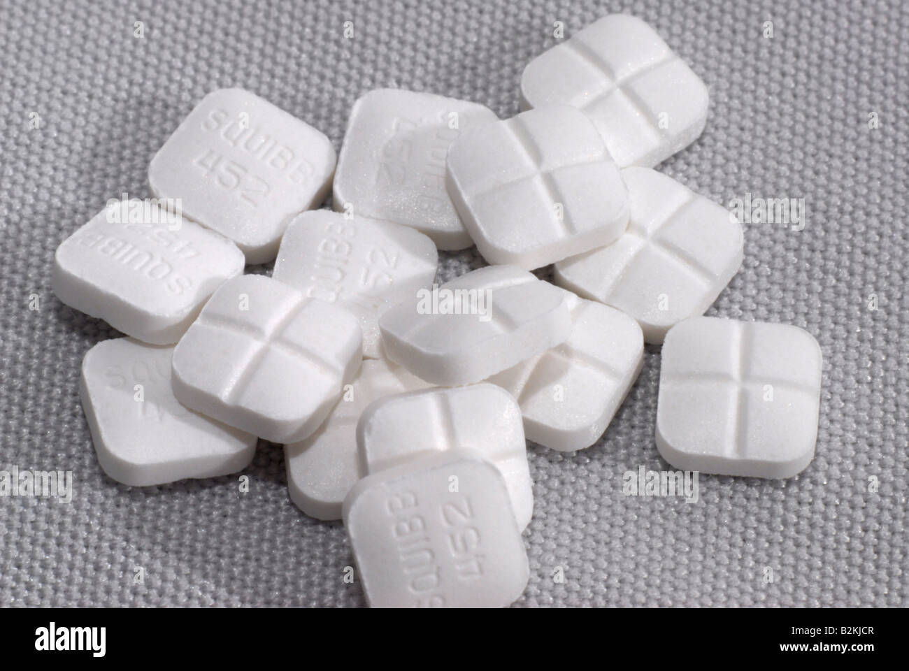 generic image of Captopril tablets an ACE inhibitor used to treat high ...
