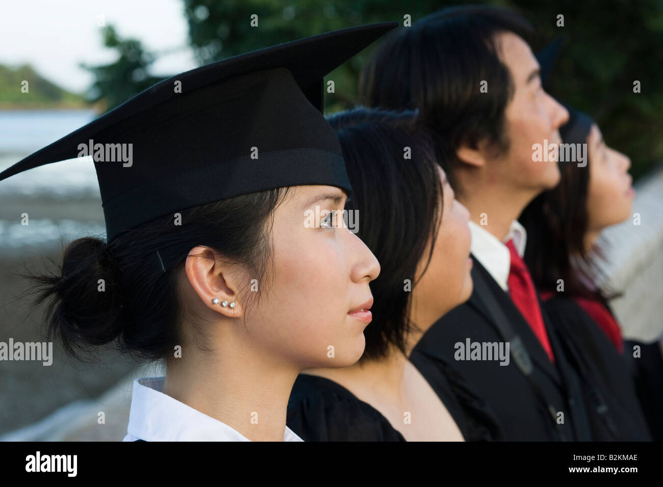 Graduate mortar board thinking hi-res stock photography and images - Alamy