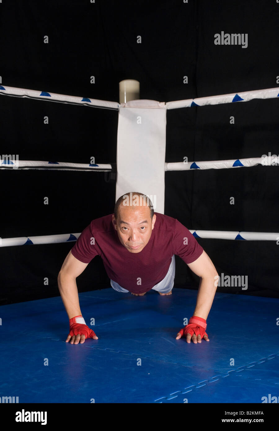 Barefoot boxing hi-res stock photography and images - Alamy