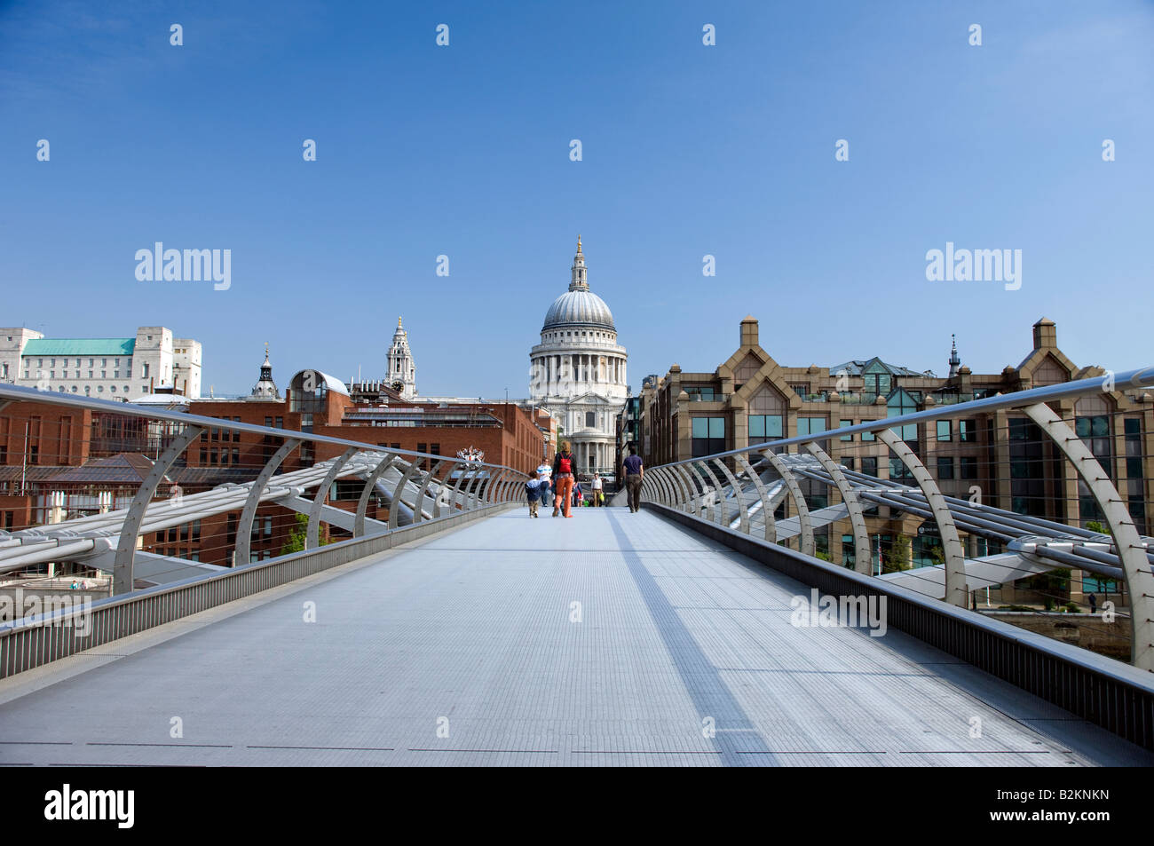 MILLENNIUM FOOTBRIDGE (©NORMAN FOSTER 2002) SAINT PAULS CATHEDRAL DOME ...