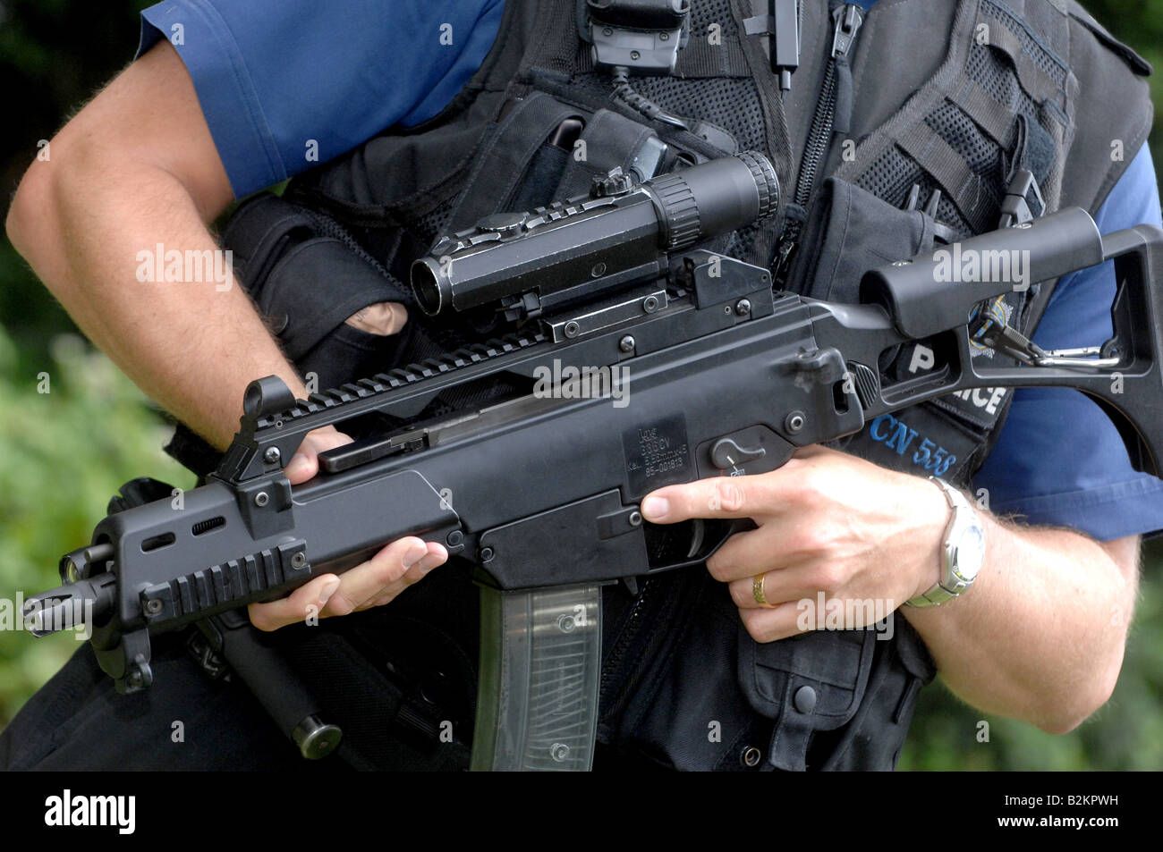 Officer with weapon hi-res stock photography and images - Alamy