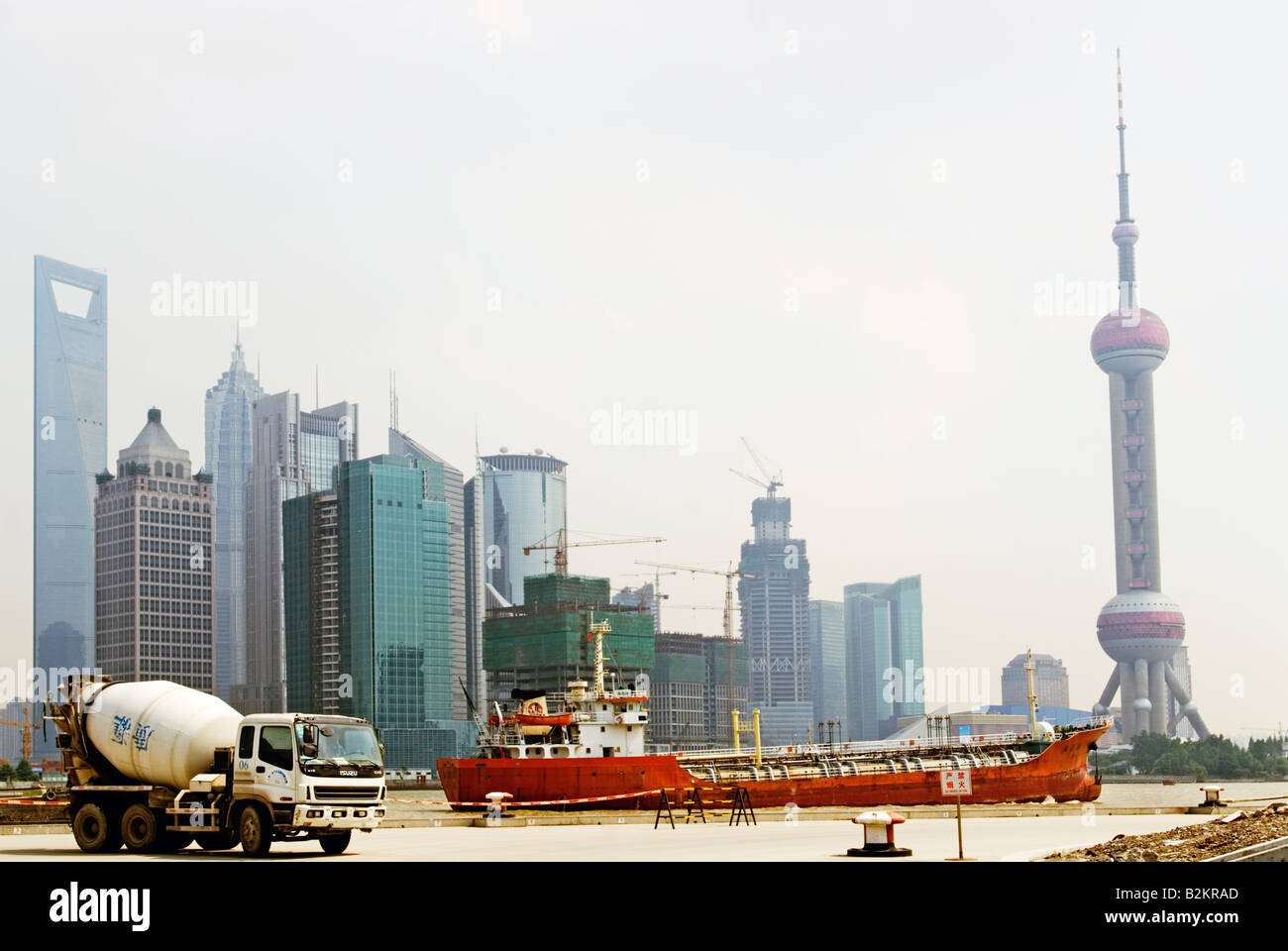 China, Shanghai, Construction And Pudong Skyline View Stock Photo - Alamy