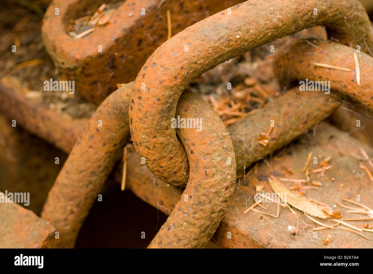 Bind chain hi-res stock photography and images - Alamy