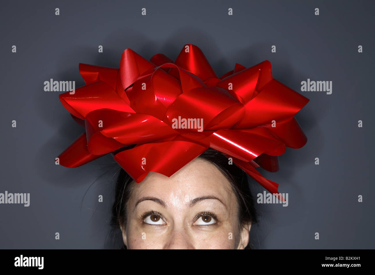 Bow on head hi-res stock photography and images - Alamy
