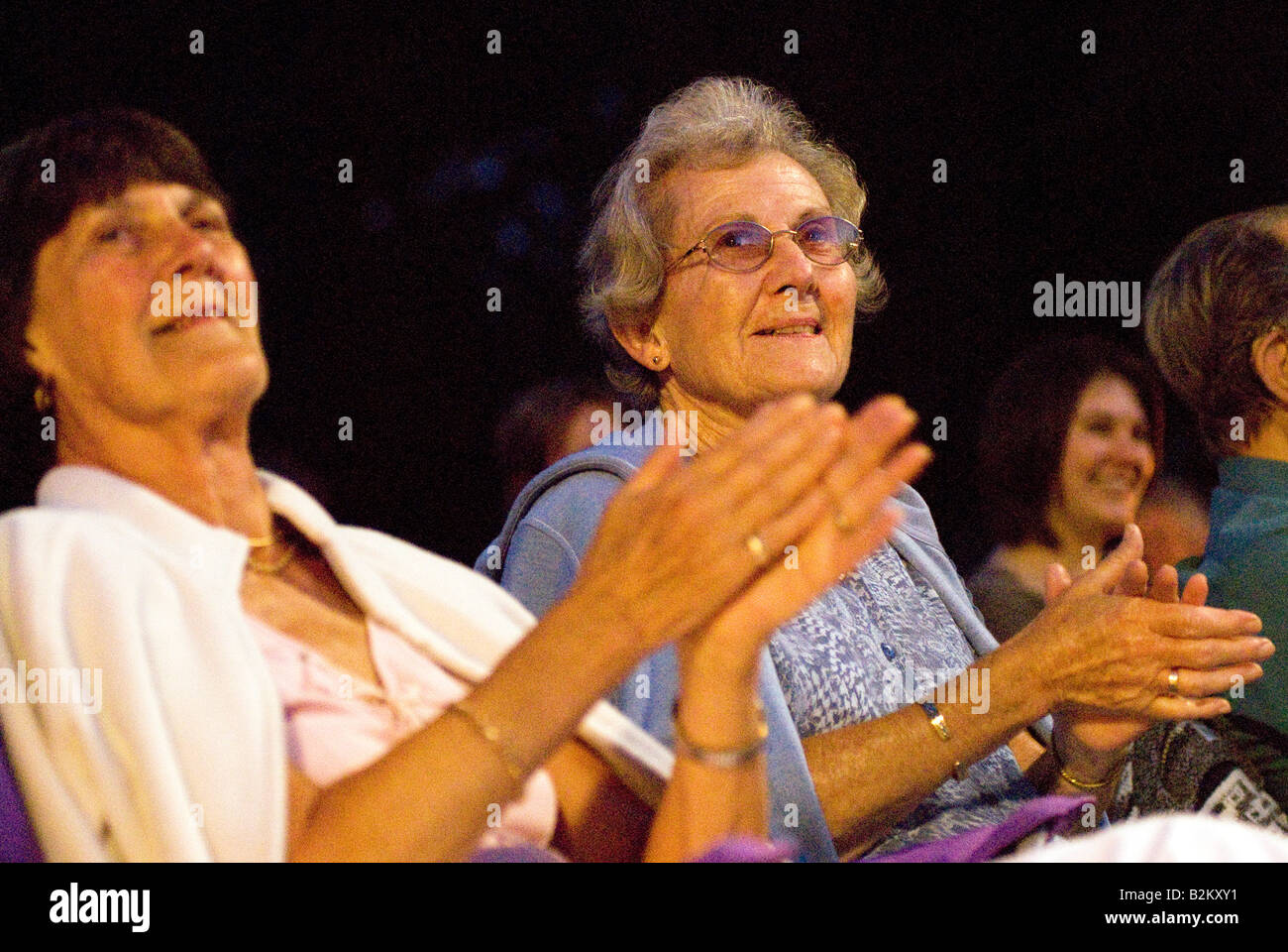Audience clapping school concert hi-res stock photography and images ...