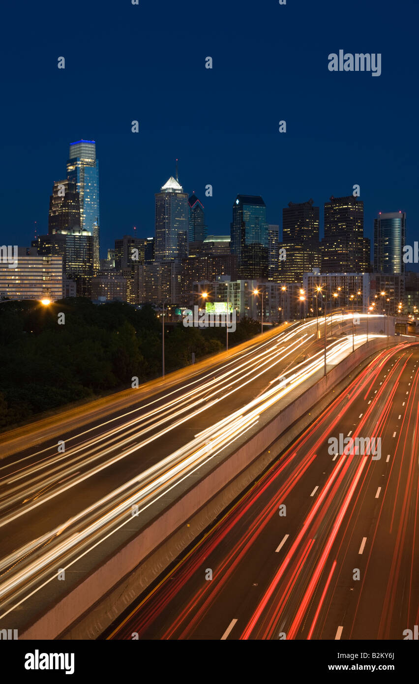 INTERSTATE 76 SCHUYLKILL EXPRESSWAY DOWNTOWN SKYLINE PHILADELPHIA ...