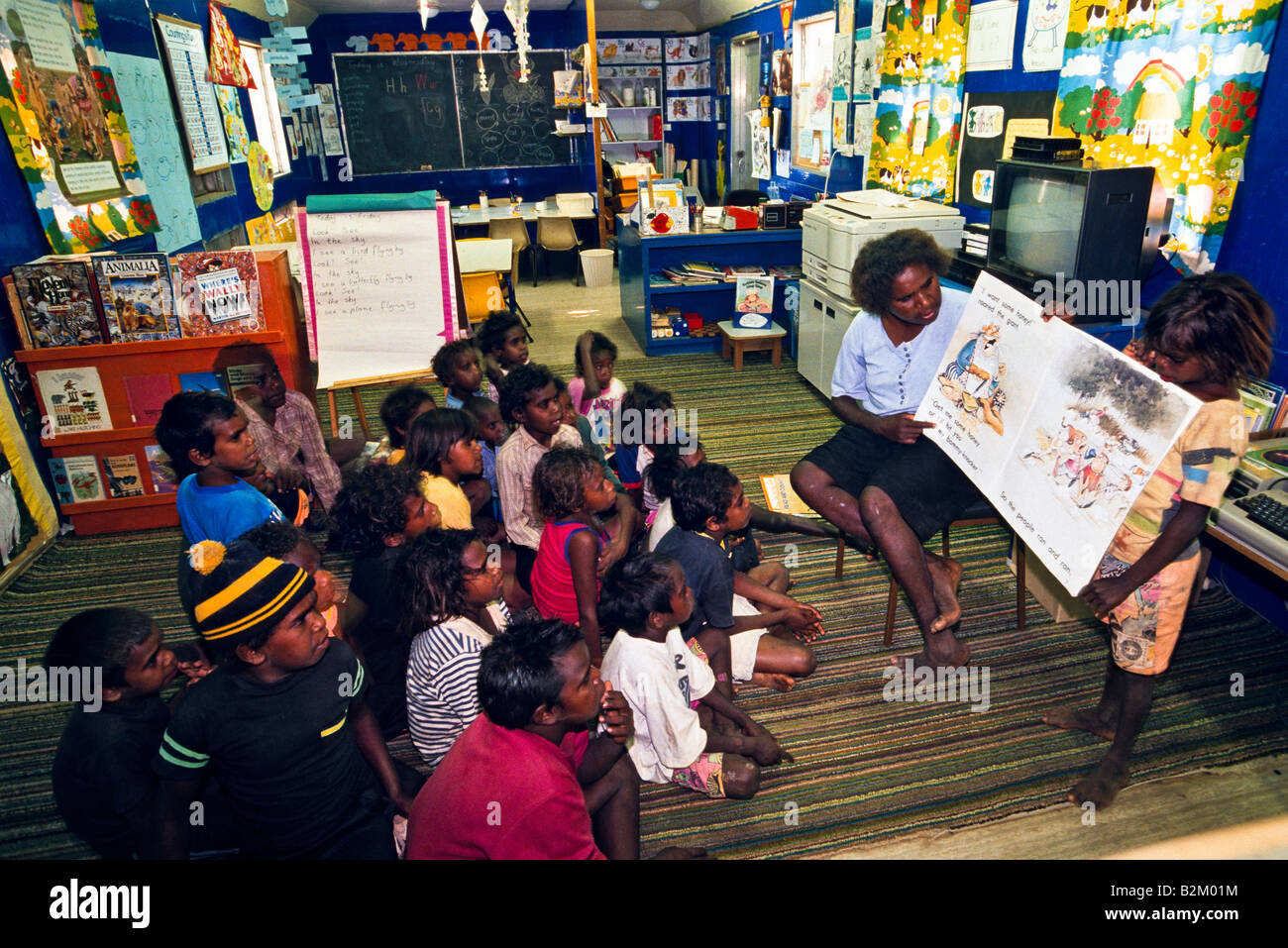 Indigenous australian story time hi-res stock photography and images ...