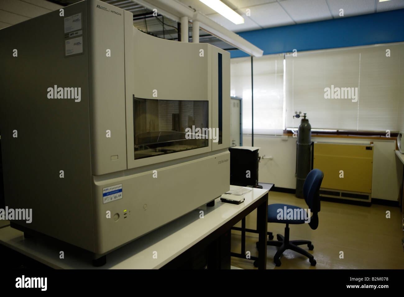 Automatic sequencing dna hi-res stock photography and images - Alamy