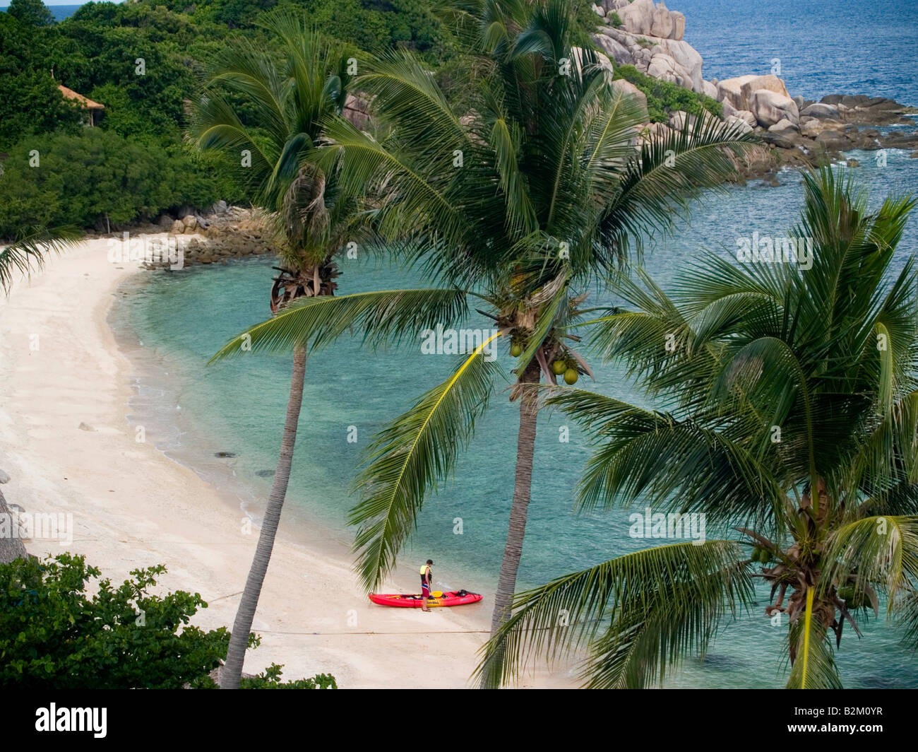 lone kayak on Hat Sai Daeng Beach on Ko Tao Island in Thailand Stock ...