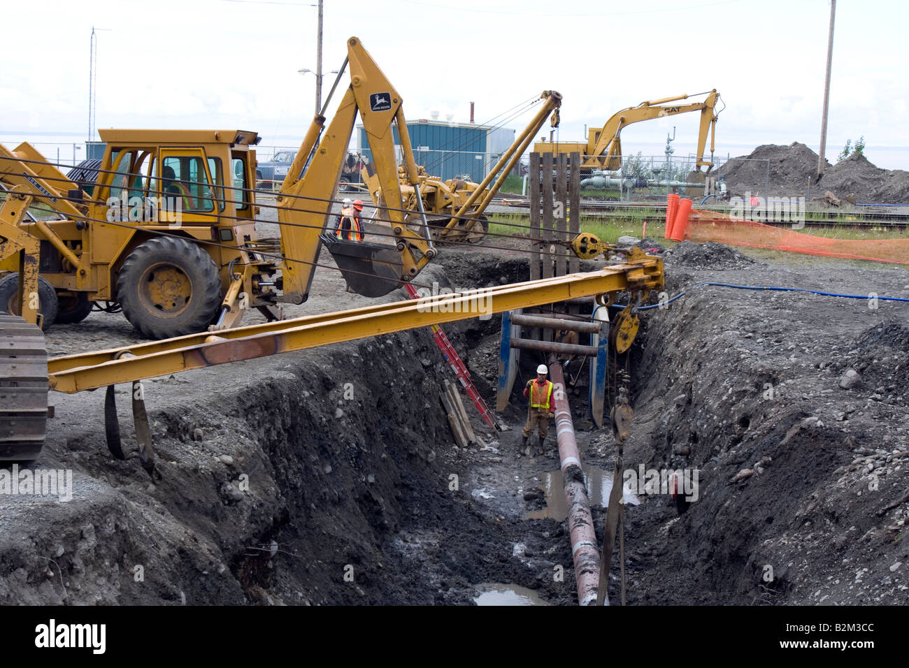 Dragline, earthmoving equipment at work at a site Stock Photo - Alamy