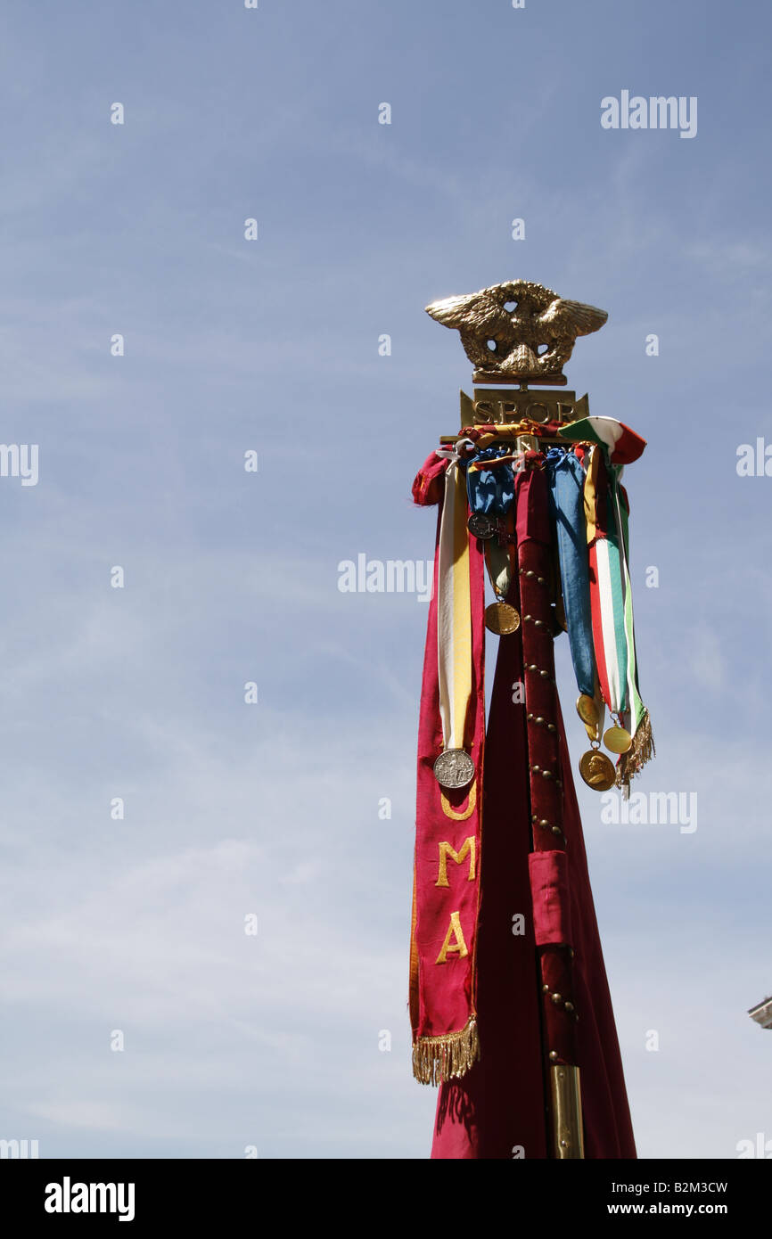 Eagle roman standard bearer hi-res stock photography and images - Alamy