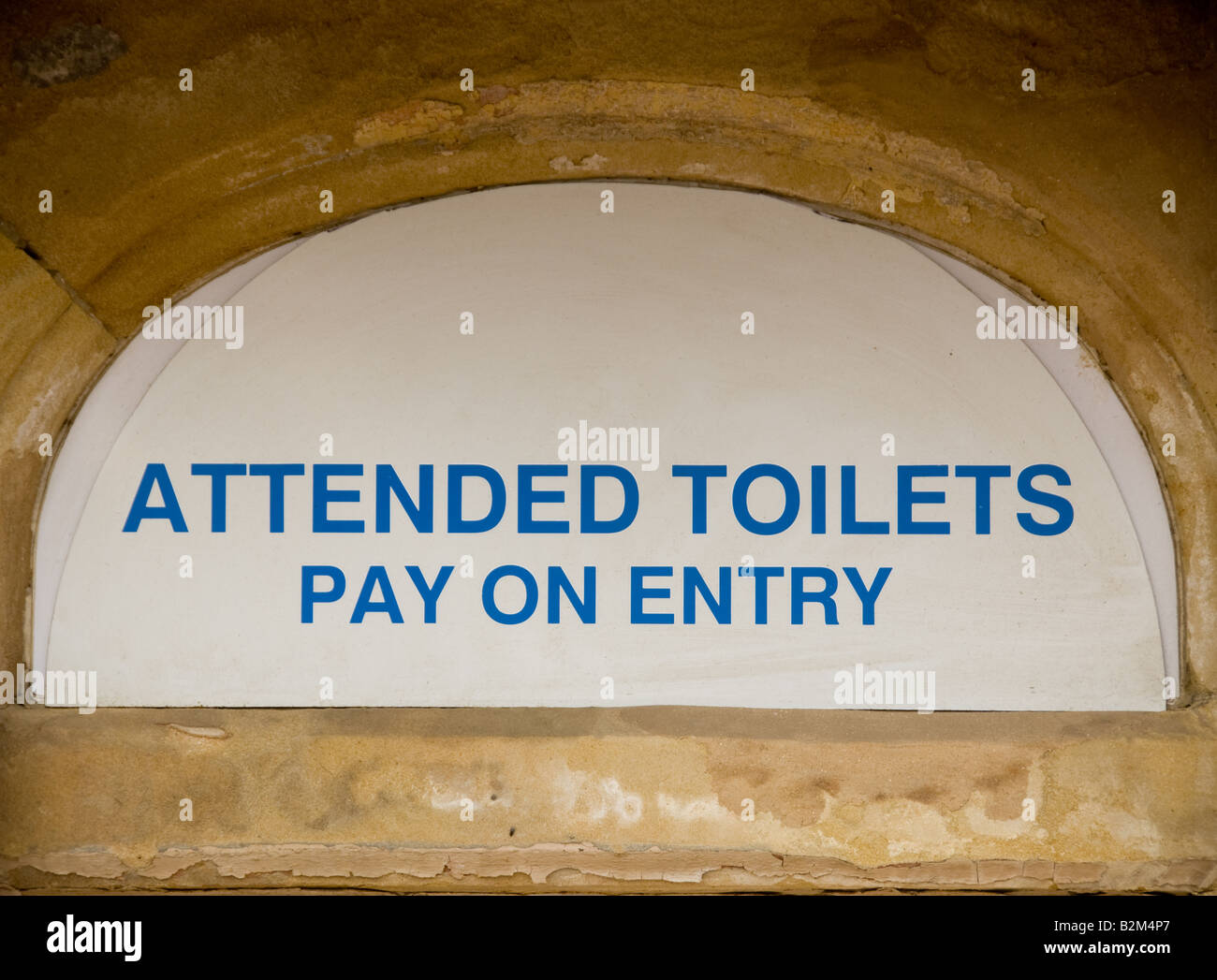 Public Toilets Sign Stock Photos & Public Toilets Sign Stock Images - Alamy