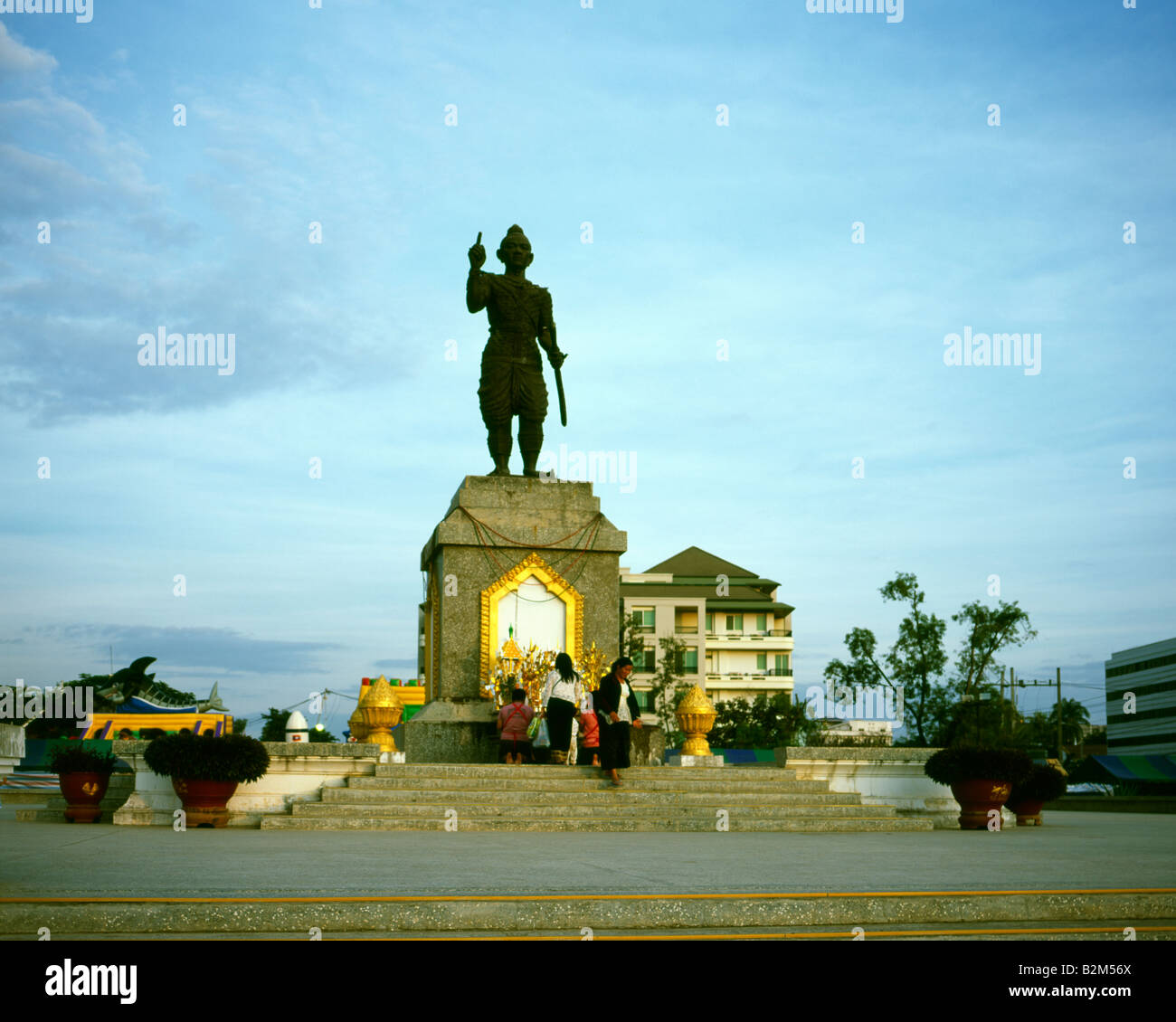 Statue of Chao Fa Ngum or Prince Fa Ngum Stock Photo - Alamy