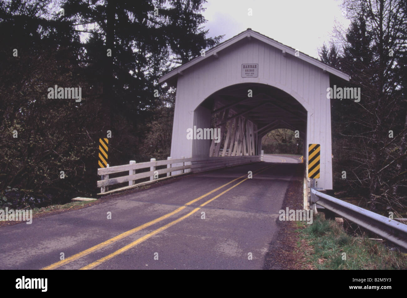Thomas Creek Hannah Covered Bridge Linn County Oregon Stock Photo - Alamy