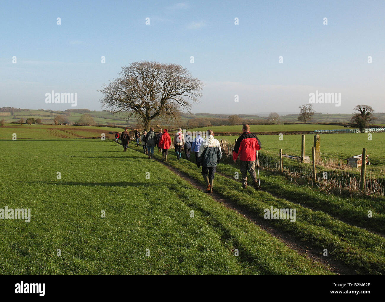 Group walking in countryside hi-res stock photography and images - Alamy