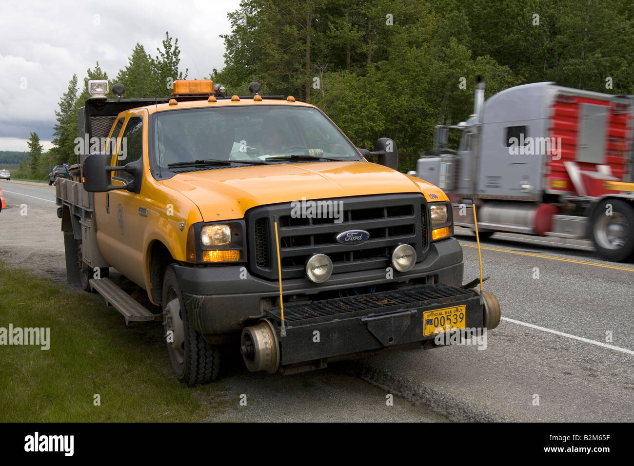 Hi rail truck hi-res stock photography and images - Alamy