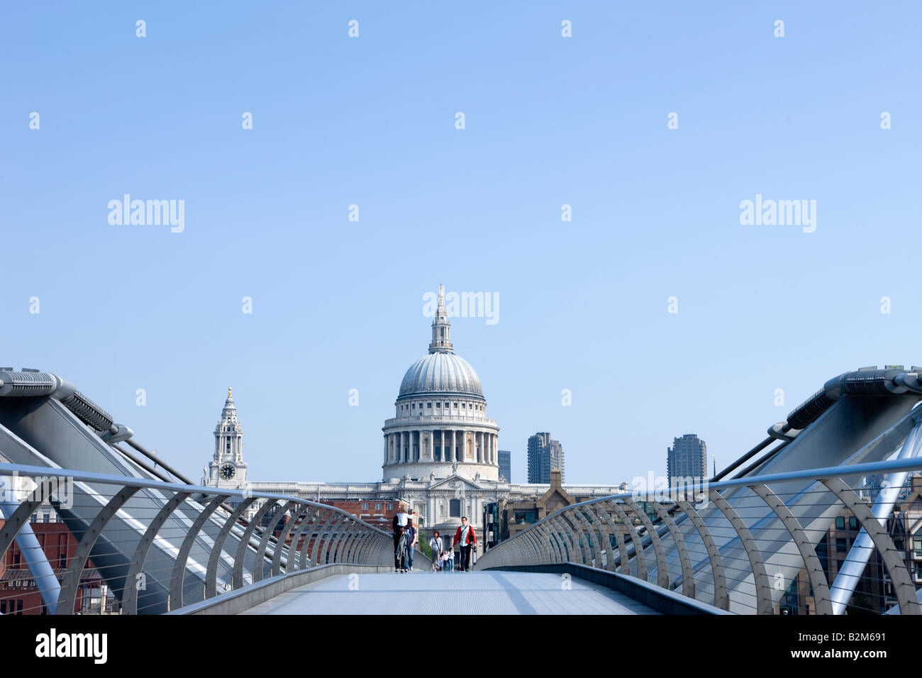 MILLENNIUM FOOTBRIDGE (©NORMAN FOSTER 2002) SAINT PAULS CATHEDRAL DOME ...
